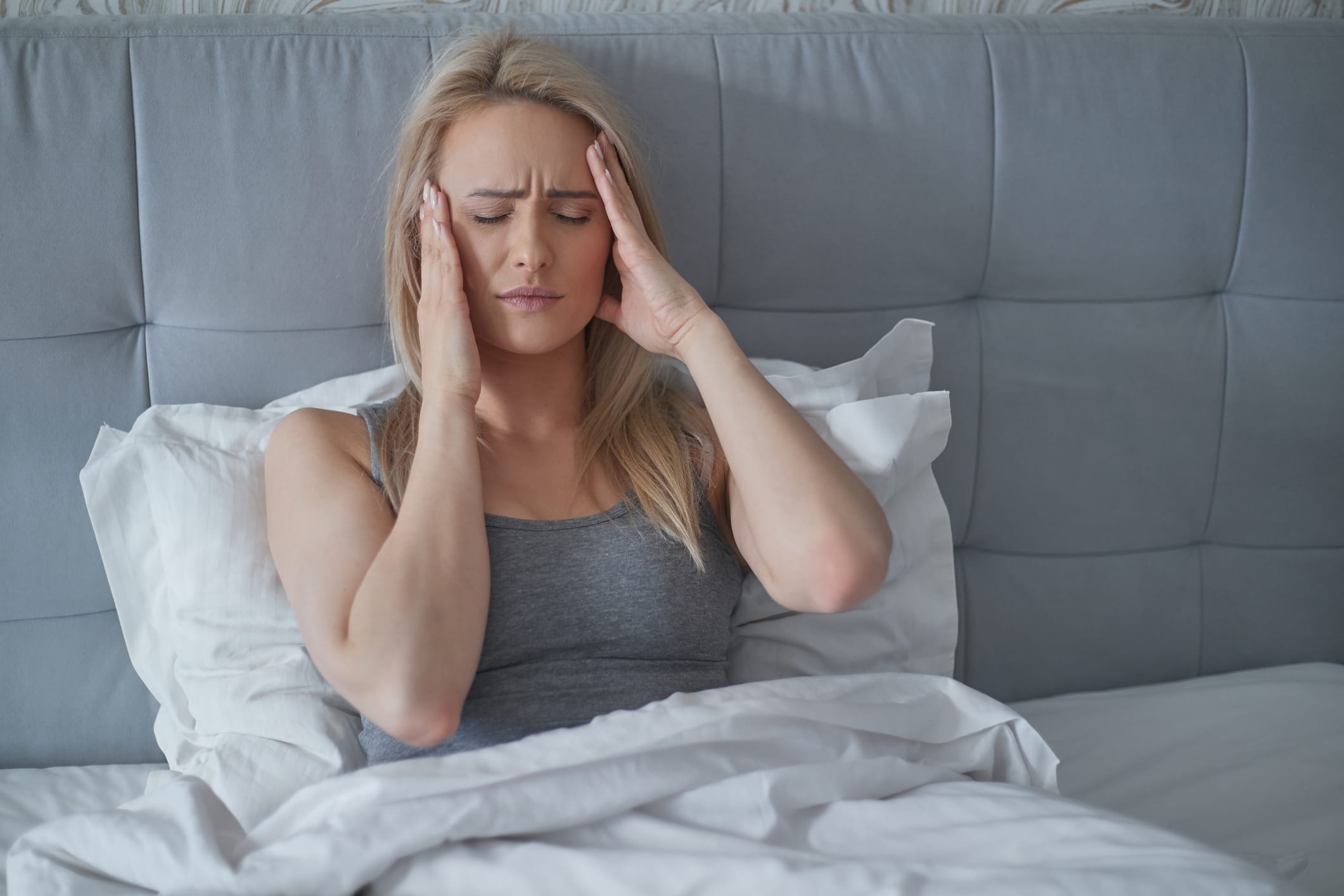Do Migraines Cause Poor Sleep or Vice Versa? | Sleep Review